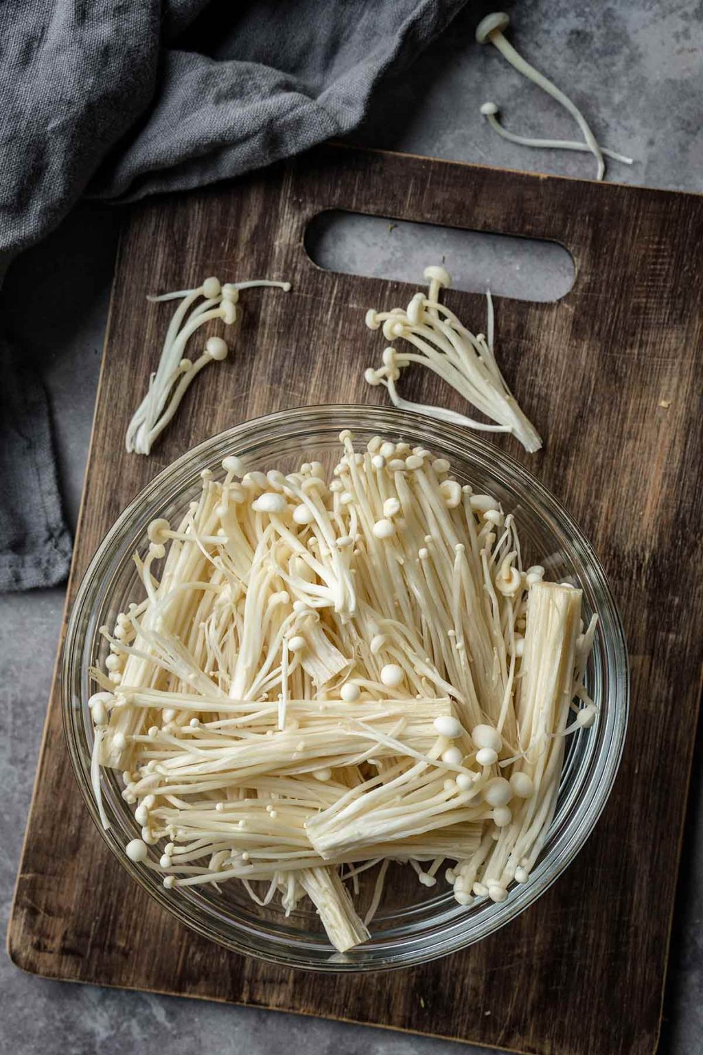 How to Cook Enoki Mushrooms (7 Methods)