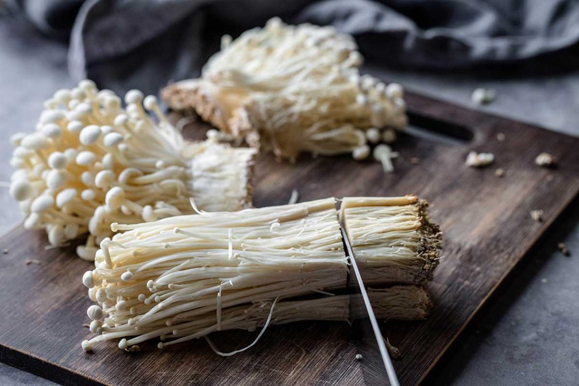 How to Cook Enoki Mushrooms (7 Methods)